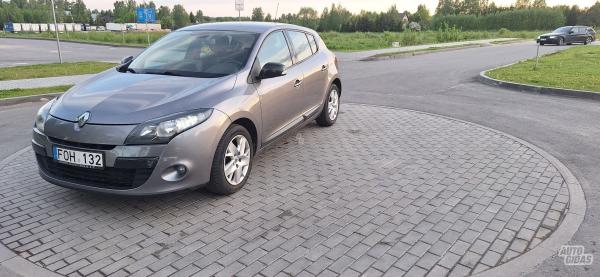 Pelēks Renault Megane 2011 Viļņa, ar dzinēja tilpumu 1.50 L un nobraukumu 212 tūkst. km par 2500 €, foto 3 vietnē AUTOMOTO.COM.LV