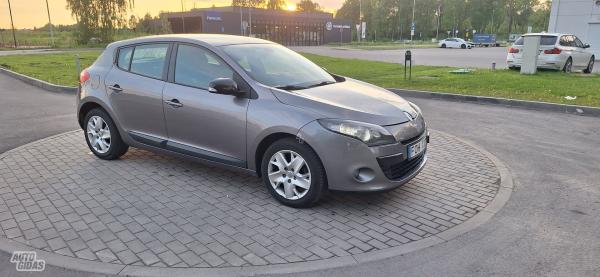 Pelēks Renault Megane 2011 Viļņa, ar dzinēja tilpumu 1.50 L un nobraukumu 212 tūkst. km par 2500 €, foto 6 vietnē AUTOMOTO.COM.LV