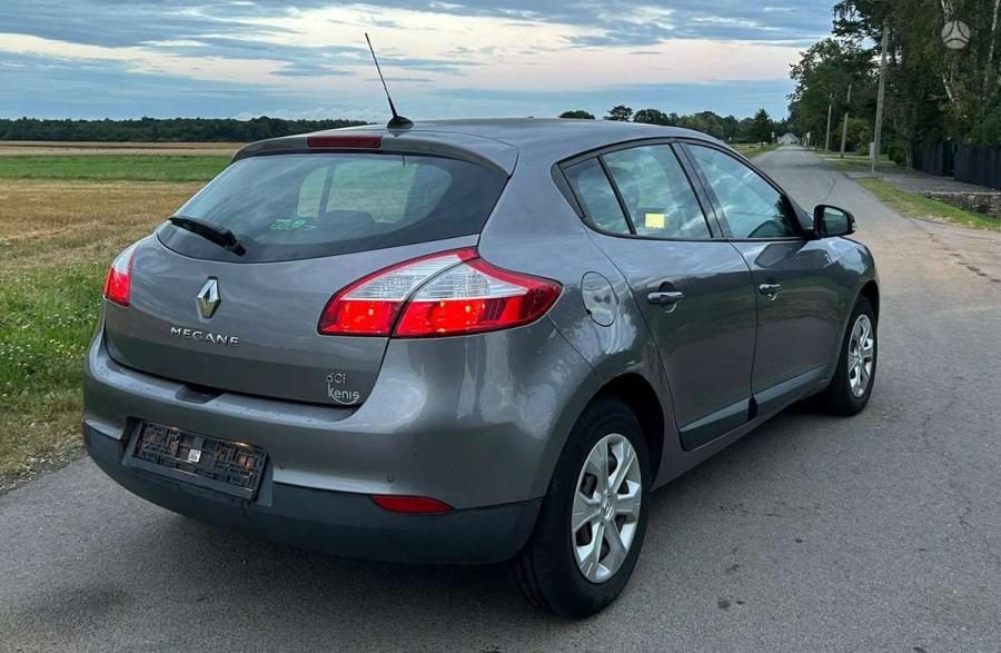 Pelēks Renault Megane 2011 Pakruojis, ar dzinēja tilpumu 1.46 L un nobraukumu 59 tūkst. km par 3650 €, foto 5 vietnē AUTOMOTO.COM.LV