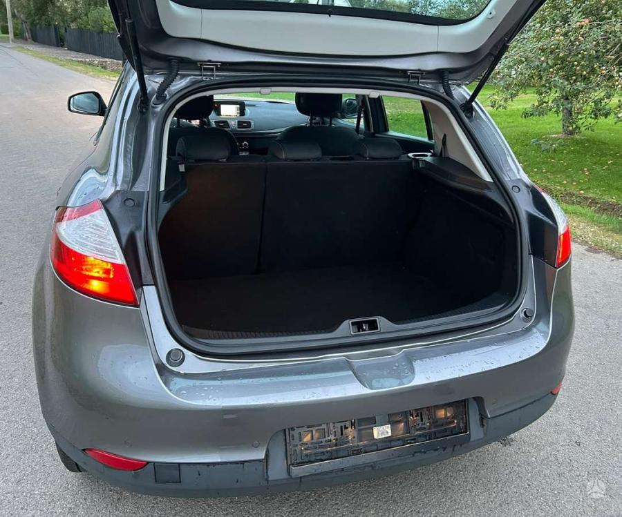 Pelēks Renault Megane 2011 Pakruojis, ar dzinēja tilpumu 1.46 L un nobraukumu 59 tūkst. km par 3650 €, foto 10 vietnē AUTOMOTO.COM.LV