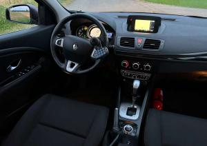 Pelēks Renault Megane 2011 Pakruojis, ar dzinēja tilpumu 1.46 L un nobraukumu 59 tūkst. km par 3650 €, foto 11 vietnē AUTOMOTO.COM.LV