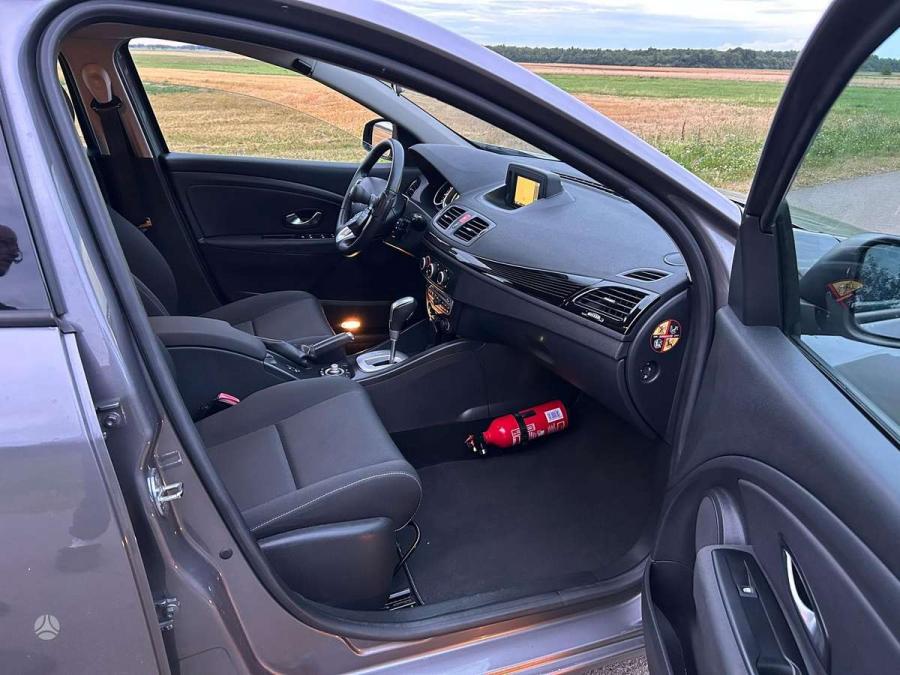 Pelēks Renault Megane 2011 Pakruojis, ar dzinēja tilpumu 1.46 L un nobraukumu 59 tūkst. km par 3650 €, foto 23 vietnē AUTOMOTO.COM.LV