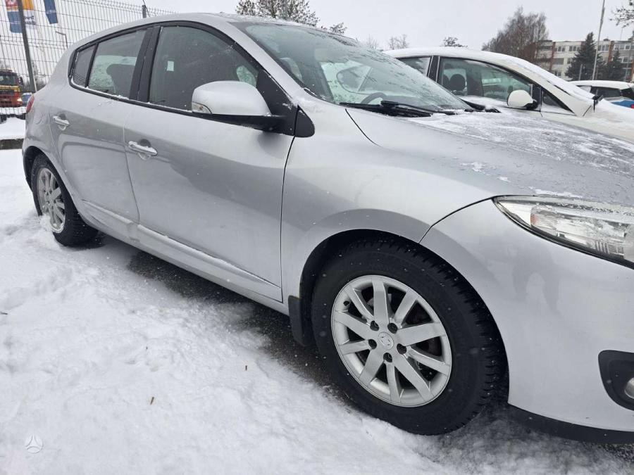 Pelēks Renault Megane 2012 Marijampole, ar dzinēja tilpumu 1.46 L un nobraukumu 263 tūkst. km par 2950 €, foto 4 vietnē AUTOMOTO.COM.LV