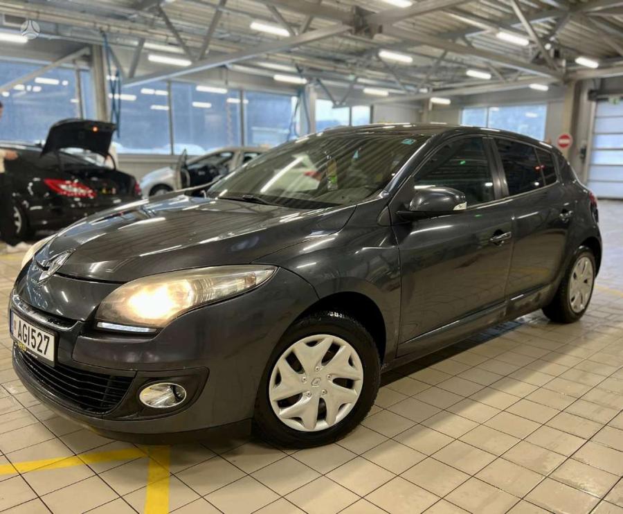 Pelēks Renault Megane 2012 Viļņa, ar dzinēja tilpumu 1.60 L un nobraukumu 279 tūkst. km par 2190 €, foto 2 vietnē AUTOMOTO.COM.LV