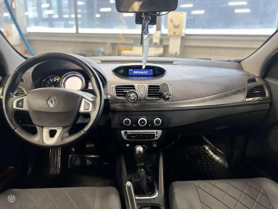 Pelēks Renault Megane 2012 Viļņa, ar dzinēja tilpumu 1.60 L un nobraukumu 279 tūkst. km par 2190 €, foto 13 vietnē AUTOMOTO.COM.LV