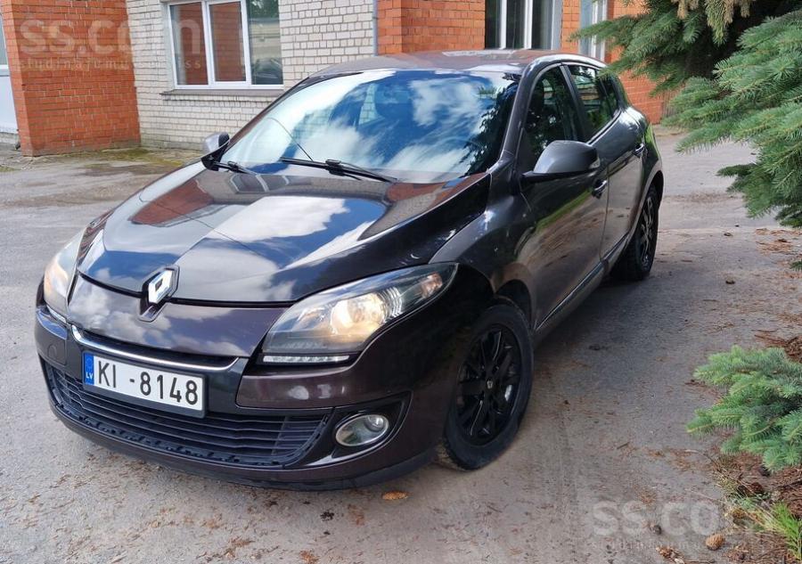 Grey Renault Megane 2012 in Riga, with an engine capacity of 1.50 L and mileage of 213 thousand km for 2700 €, photo 1 on AUTOMOTO.COM.LV