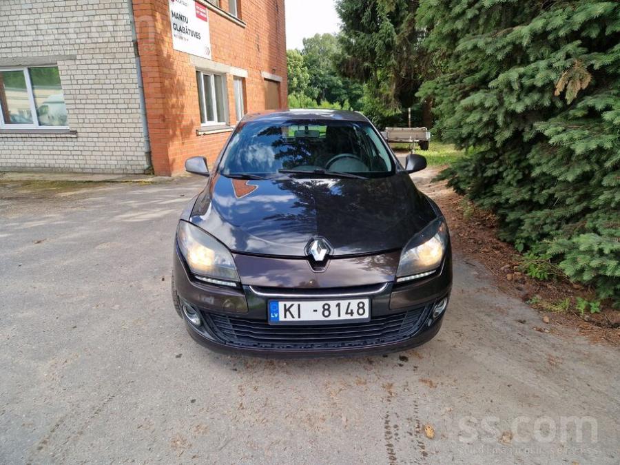 Grey Renault Megane 2012 in Riga, with an engine capacity of 1.50 L and mileage of 213 thousand km for 2700 €, photo 3 on AUTOMOTO.COM.LV
