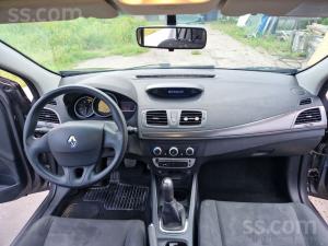 Grey Renault Megane 2012 in Riga, with an engine capacity of 1.50 L and mileage of 213 thousand km for 2700 €, photo 8 on AUTOMOTO.COM.LV