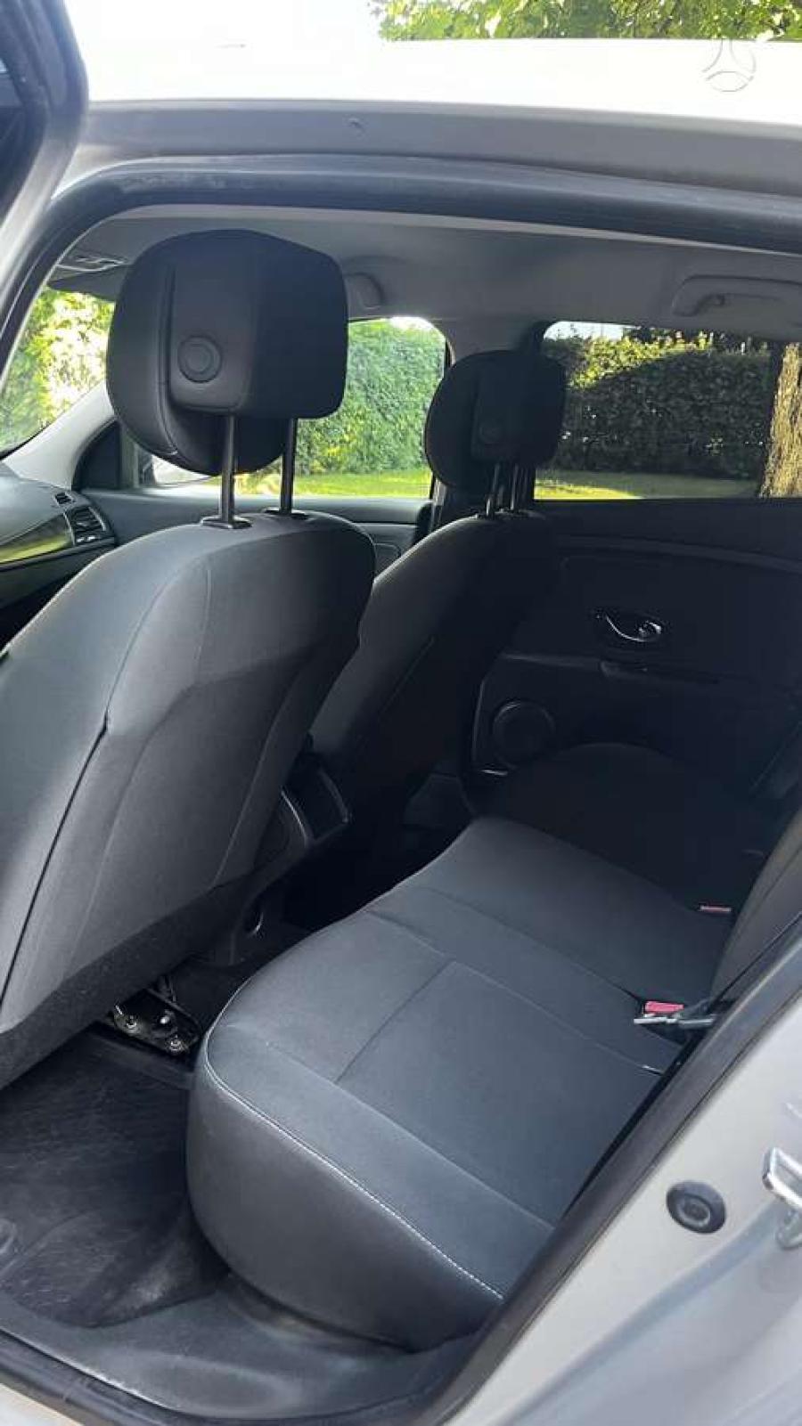 Grey Renault Megane 2012 in Silute, with an engine capacity of 1.46 L and mileage of 243 thousand km for 2999 €, photo 16 on AUTOMOTO.COM.LV