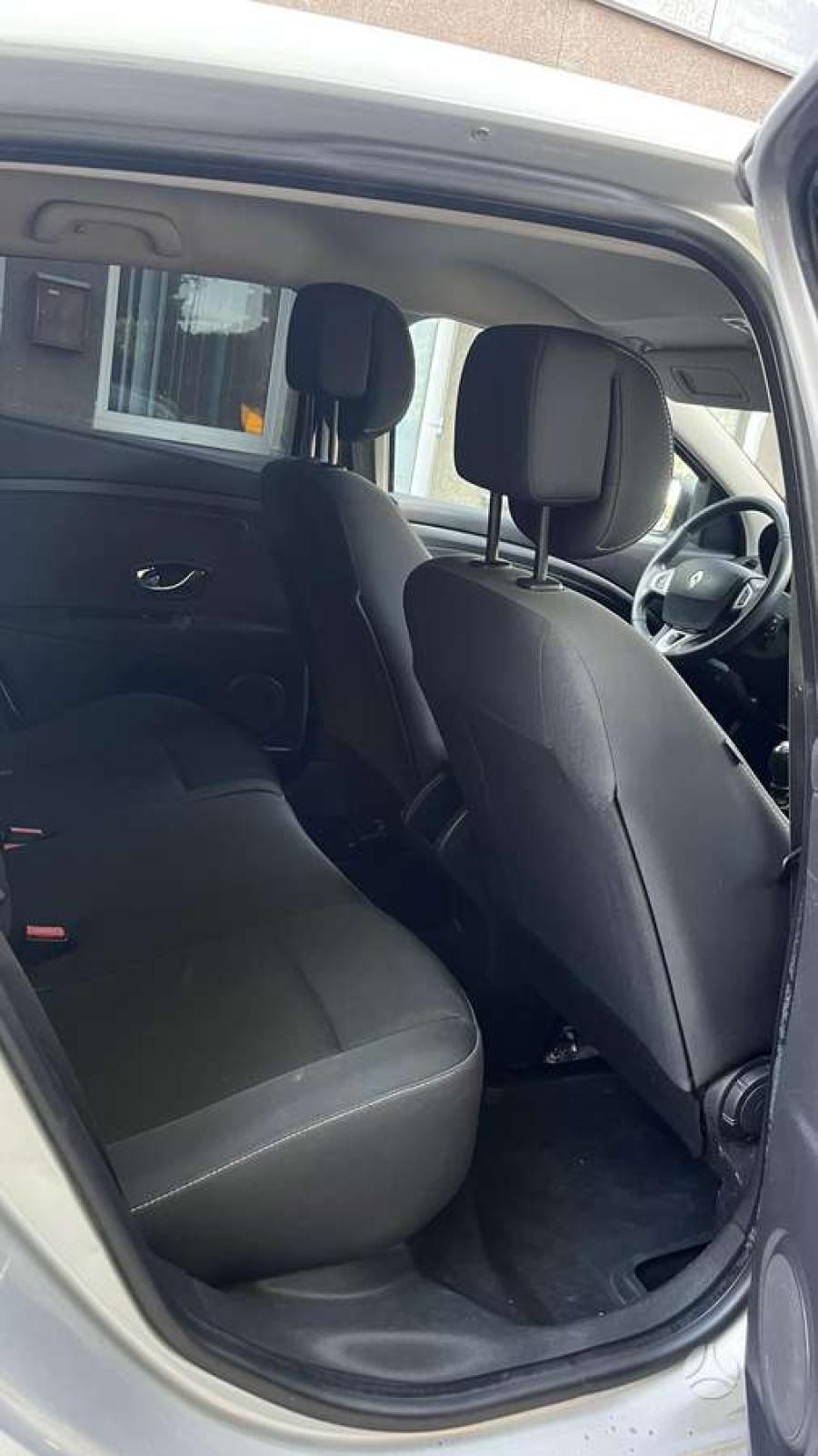 Pelēks Renault Megane 2012 Šilutė, ar dzinēja tilpumu 1.46 L un nobraukumu 243 tūkst. km par 2999 €, foto 17 vietnē AUTOMOTO.COM.LV