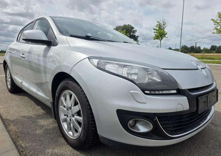 Grey Renault Megane 2012 in Marijampole, with an engine capacity of 1.46 L and mileage of 268 thousand km for 2950 €, photo 7 on AUTOMOTO.COM.LV