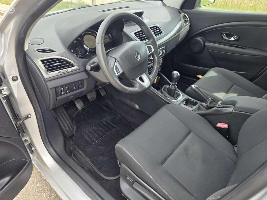 Grey Renault Megane 2012 in Marijampole, with an engine capacity of 1.46 L and mileage of 268 thousand km for 2950 €, photo 8 on AUTOMOTO.COM.LV