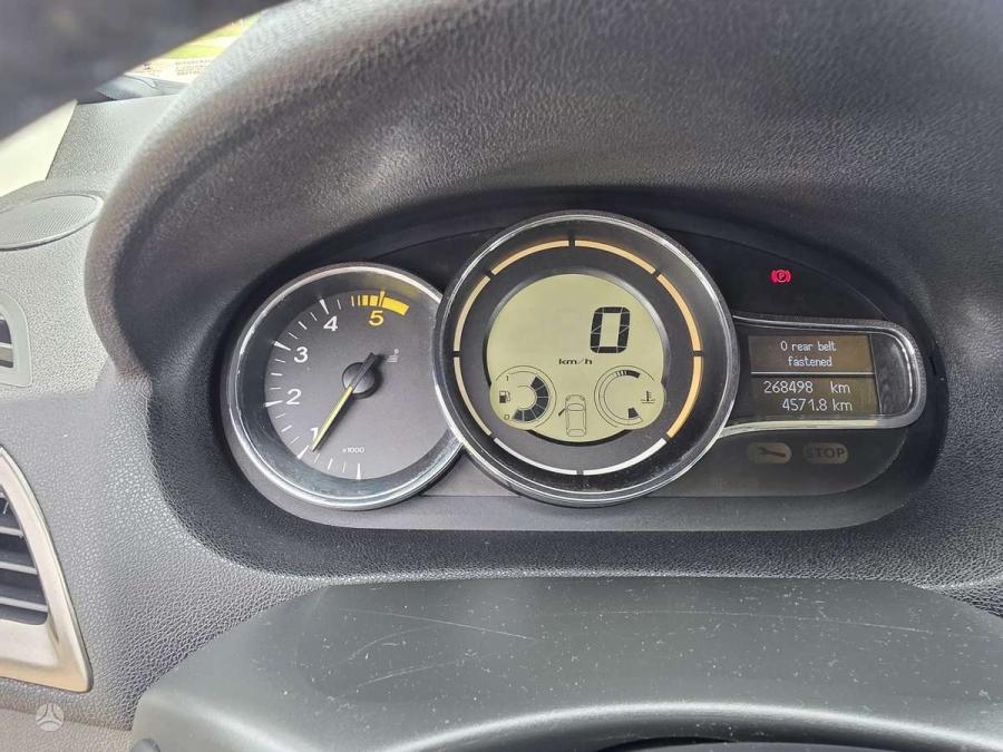 Grey Renault Megane 2012 in Marijampole, with an engine capacity of 1.46 L and mileage of 268 thousand km for 2950 €, photo 14 on AUTOMOTO.COM.LV