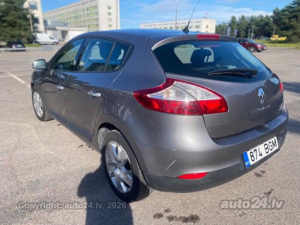 Grey Renault Megane 2012 in Tallinn, with an engine capacity of 1.60 L and mileage of 472 thousand km for 2500 €, photo 3 on AUTOMOTO.COM.LV