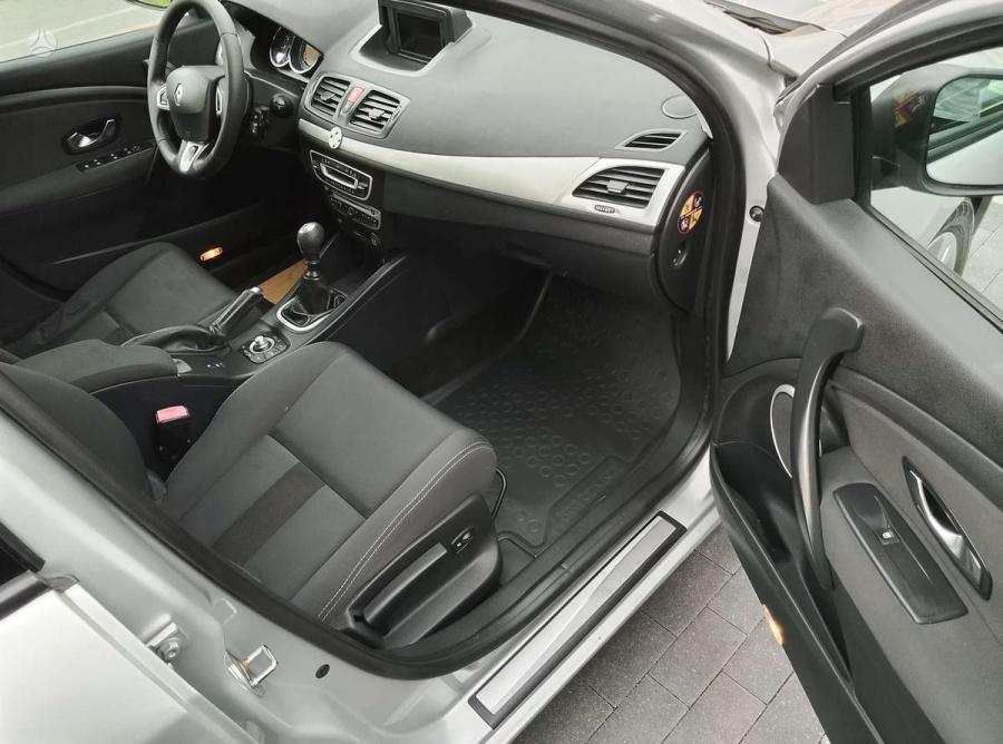 Pelēks Renault Megane 2012 Šauļi, ar dzinēja tilpumu 1.46 L un nobraukumu 275 tūkst. km par 2750 €, foto 8 vietnē AUTOMOTO.COM.LV