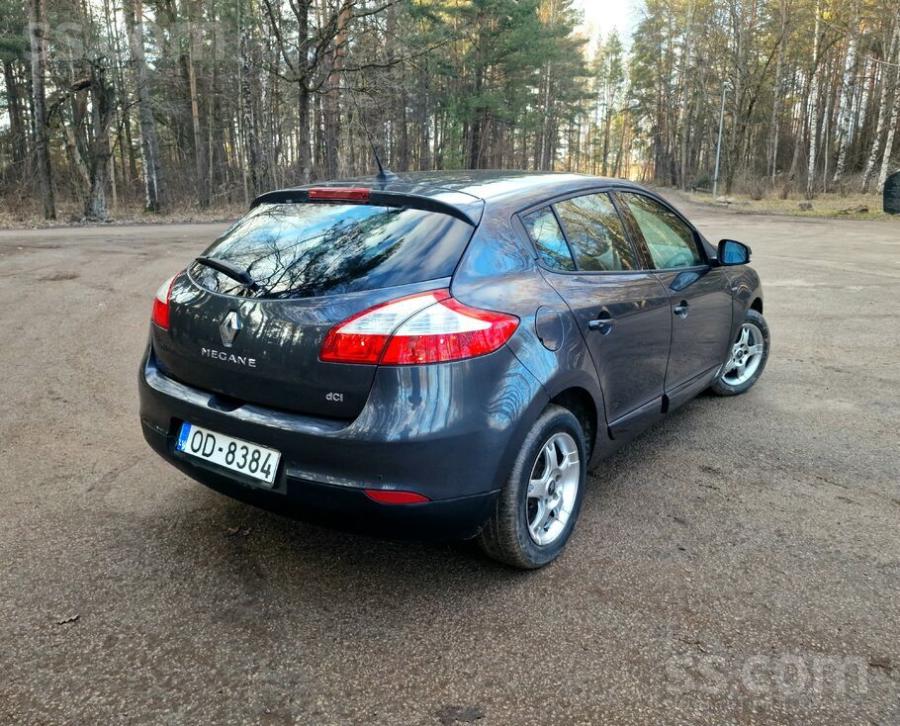 Pelēks Renault Megane 2013 Rīga, ar dzinēja tilpumu 1.50 L un nobraukumu 237 tūkst. km par 3500 €, foto 5 vietnē AUTOMOTO.COM.LV