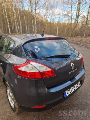 Pelēks Renault Megane 2013 Rīga, ar dzinēja tilpumu 1.50 L un nobraukumu 237 tūkst. km par 3500 €, foto 6 vietnē AUTOMOTO.COM.LV