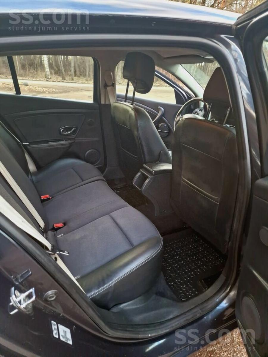 Pelēks Renault Megane 2013 Rīga, ar dzinēja tilpumu 1.50 L un nobraukumu 237 tūkst. km par 3500 €, foto 14 vietnē AUTOMOTO.COM.LV