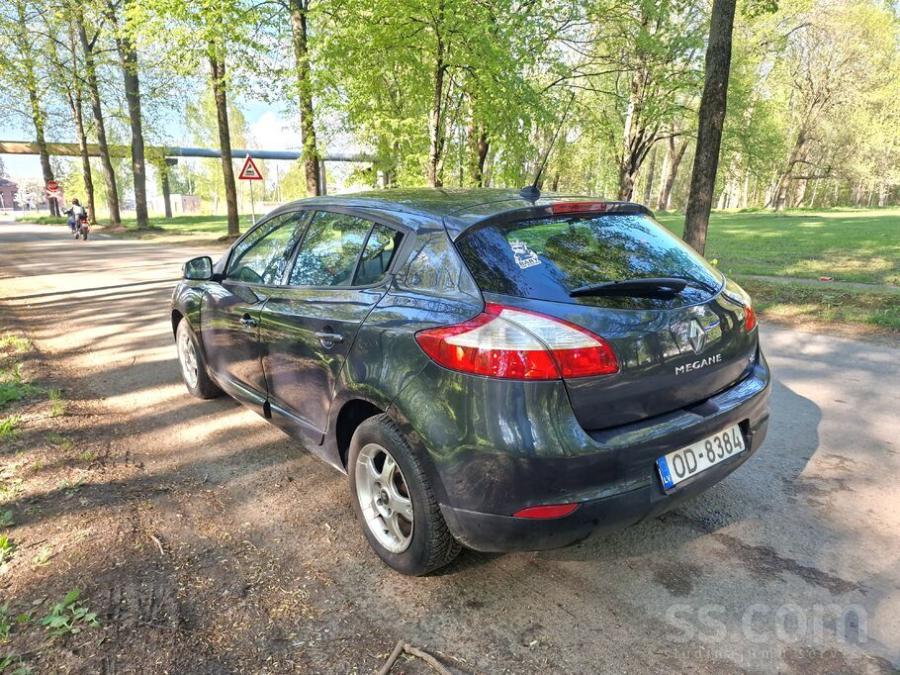 Pelēks Renault Megane 2013 Rīga, ar dzinēja tilpumu 1.50 L un nobraukumu 237 tūkst. km par 3790 €, foto 3 vietnē AUTOMOTO.COM.LV