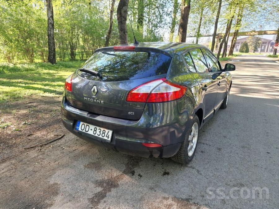 Pelēks Renault Megane 2013 Rīga, ar dzinēja tilpumu 1.50 L un nobraukumu 237 tūkst. km par 3790 €, foto 5 vietnē AUTOMOTO.COM.LV