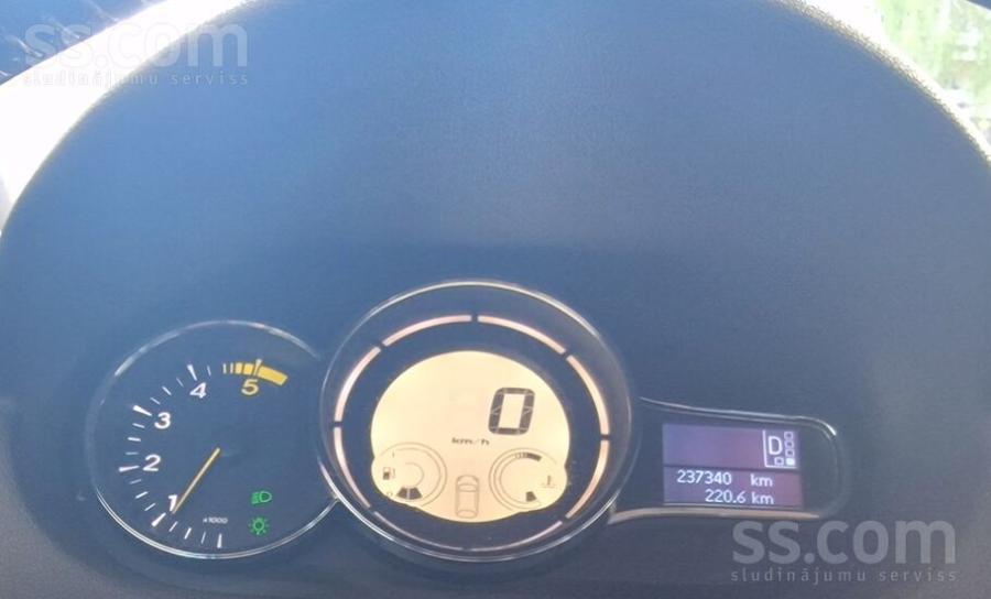 Pelēks Renault Megane 2013 Rīga, ar dzinēja tilpumu 1.50 L un nobraukumu 237 tūkst. km par 3790 €, foto 11 vietnē AUTOMOTO.COM.LV