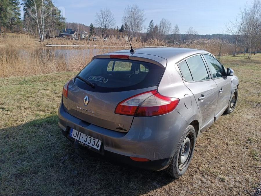 Pelēks Renault Megane 2013 Rīga, ar dzinēja tilpumu 1.50 L un nobraukumu 289 tūkst. km par 2600 €, foto 4 vietnē AUTOMOTO.COM.LV