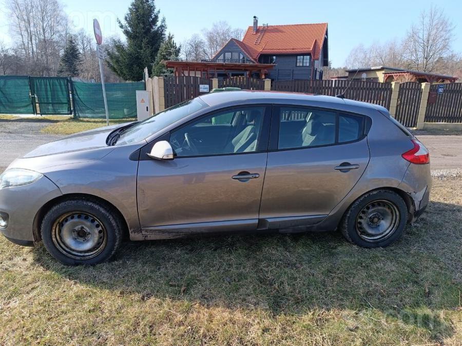 Pelēks Renault Megane 2013 Rīga, ar dzinēja tilpumu 1.50 L un nobraukumu 289 tūkst. km par 2600 €, foto 6 vietnē AUTOMOTO.COM.LV