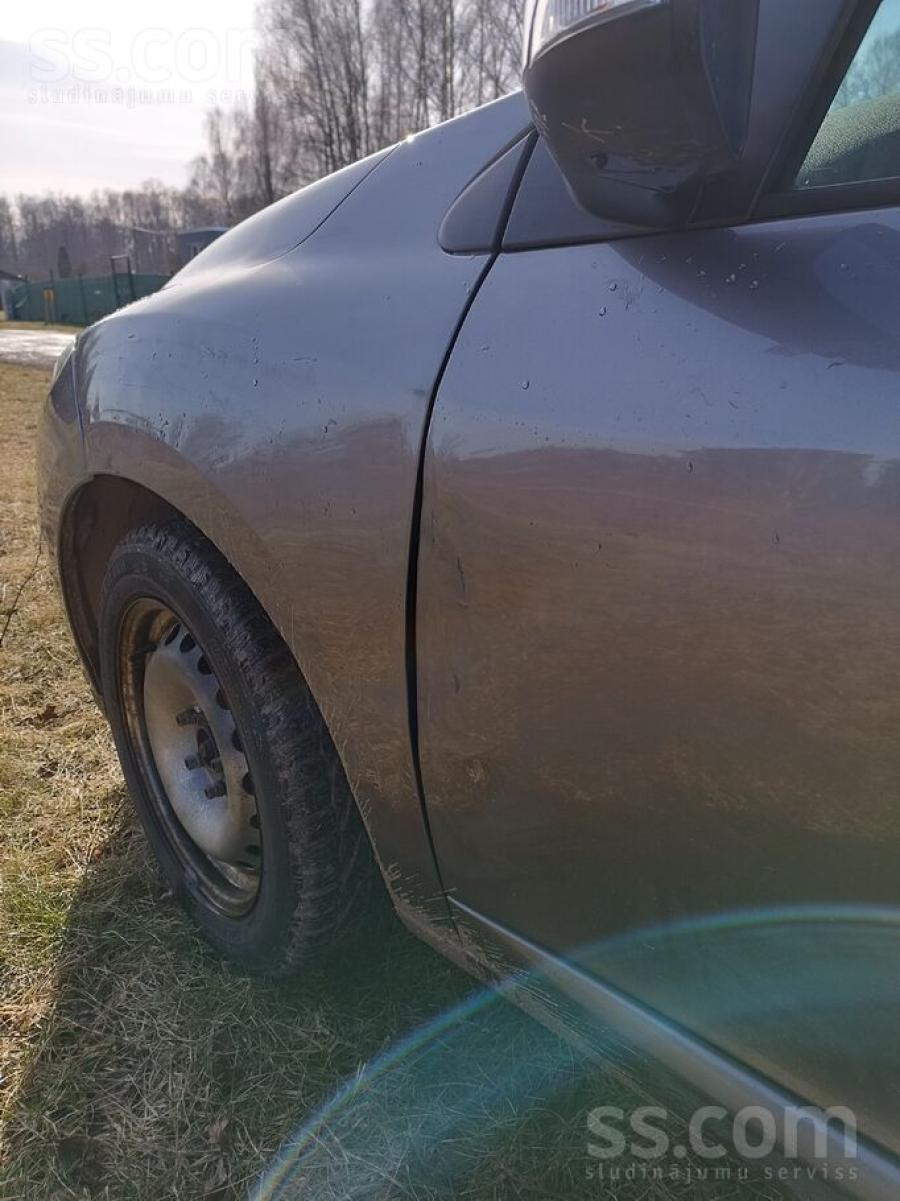 Pelēks Renault Megane 2013 Rīga, ar dzinēja tilpumu 1.50 L un nobraukumu 289 tūkst. km par 2600 €, foto 8 vietnē AUTOMOTO.COM.LV