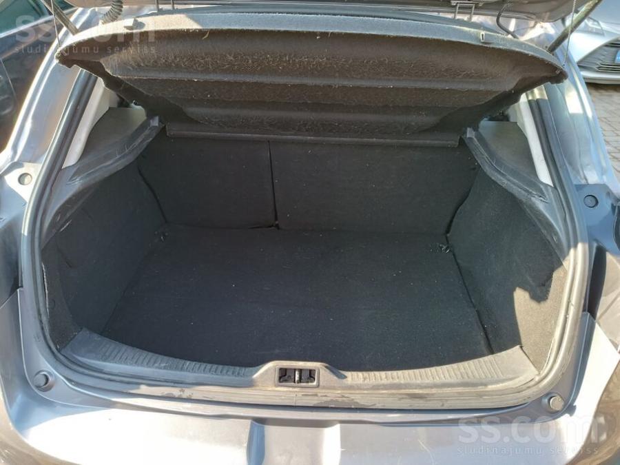 Pelēks Renault Megane 2013 Rīga, ar dzinēja tilpumu 1.50 L un nobraukumu 289 tūkst. km par 2600 €, foto 15 vietnē AUTOMOTO.COM.LV