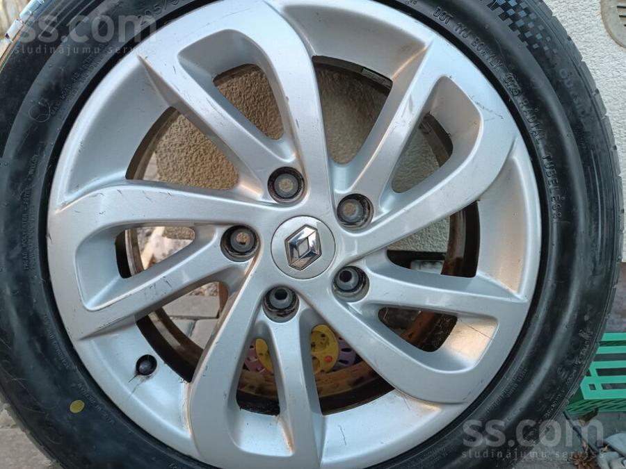 Pelēks Renault Megane 2013 Rīga, ar dzinēja tilpumu 1.50 L un nobraukumu 289 tūkst. km par 2600 €, foto 22 vietnē AUTOMOTO.COM.LV