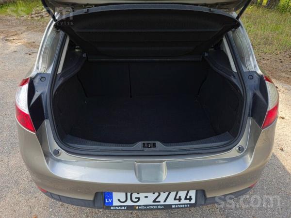Grey Renault Megane 2013 in Jurmala, with an engine capacity of 1.60 L and mileage of 135 thousand km for 3800 €, photo 7 on AUTOMOTO.COM.LV