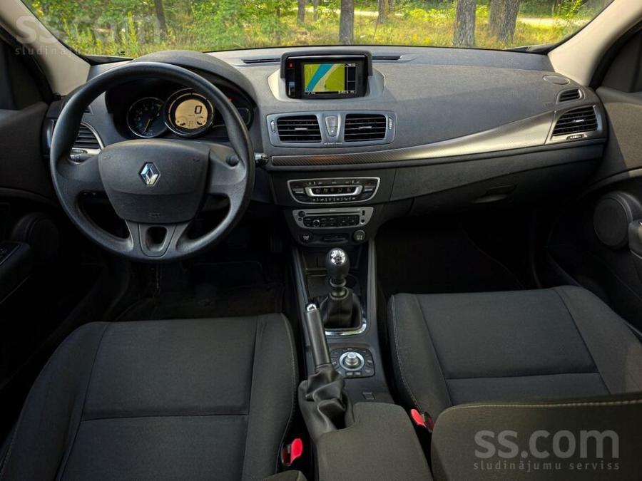 Grey Renault Megane 2013 in Jurmala, with an engine capacity of 1.60 L and mileage of 135 thousand km for 3800 €, photo 6 on AUTOMOTO.COM.LV