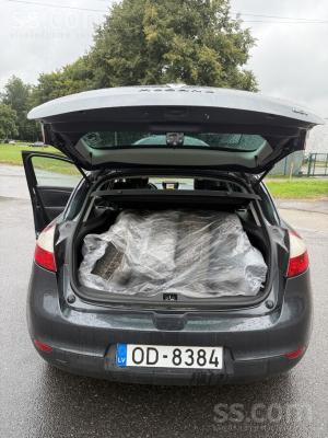 Pelēks Renault Megane 2013 Rīga, ar dzinēja tilpumu 1.50 L un nobraukumu 238 tūkst. km par 3750 €, foto 9 vietnē AUTOMOTO.COM.LV