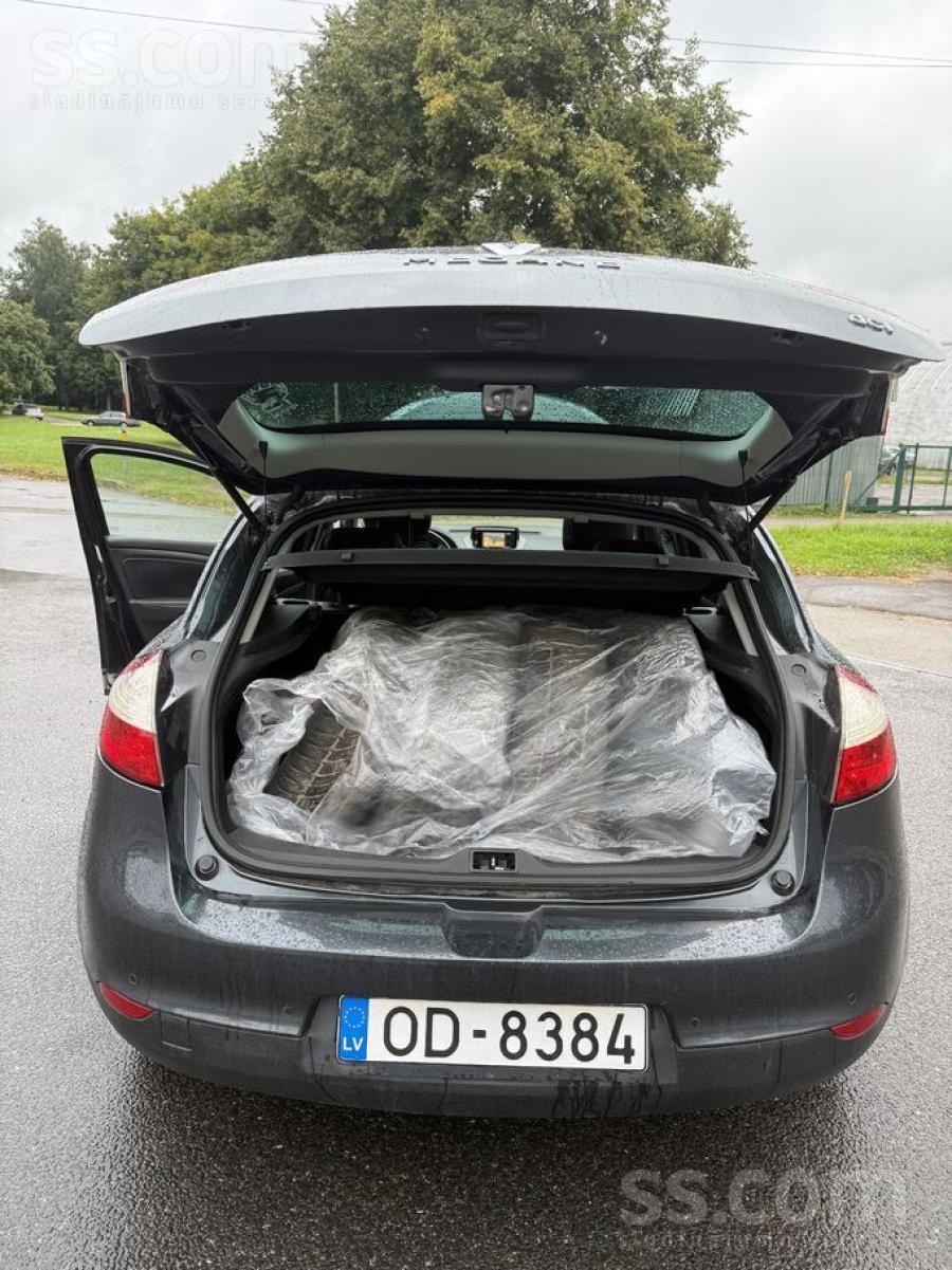 Pelēks Renault Megane 2013 Rīga, ar dzinēja tilpumu 1.50 L un nobraukumu 238 tūkst. km par 3750 €, foto 9 vietnē AUTOMOTO.COM.LV
