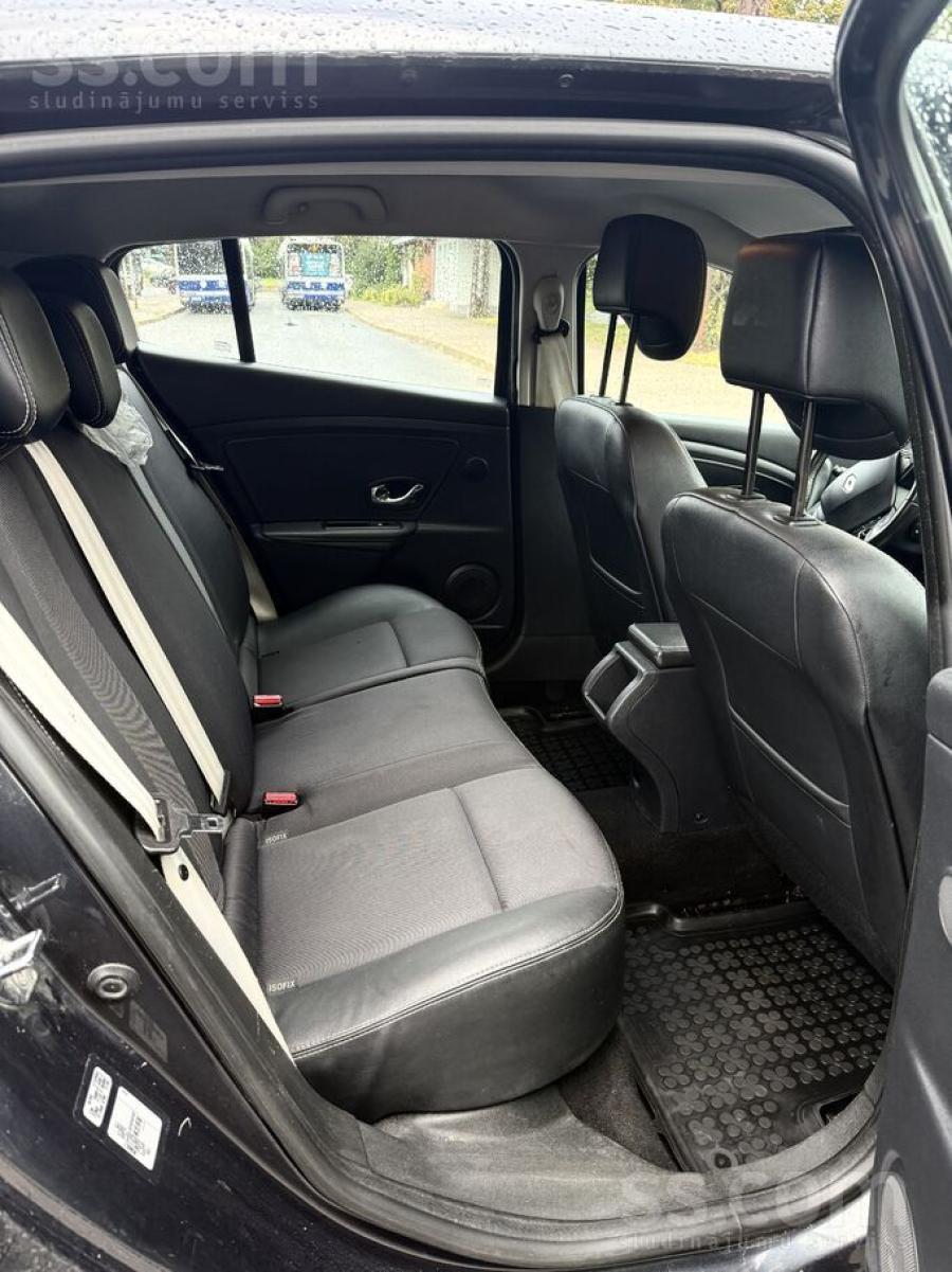 Pelēks Renault Megane 2013 Rīga, ar dzinēja tilpumu 1.50 L un nobraukumu 238 tūkst. km par 3750 €, foto 14 vietnē AUTOMOTO.COM.LV
