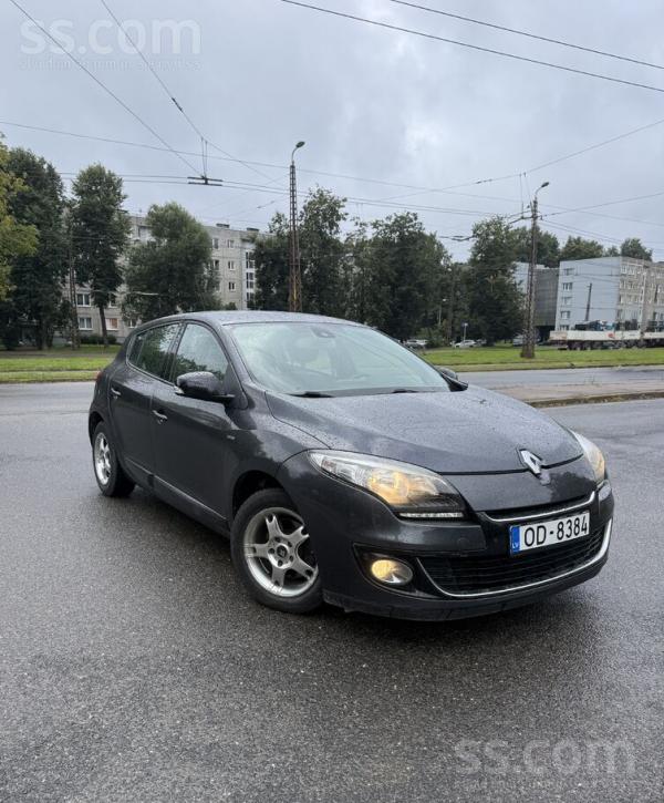 Grey Renault Megane 2013 in Riga, with an engine capacity of 1.50 L and mileage of 238 thousand km for 3750 €, photo 3 on AUTOMOTO.COM.LV
