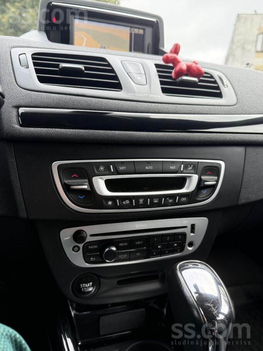 Pelēks Renault Megane 2013 Rīga, ar dzinēja tilpumu 1.50 L un nobraukumu 238 tūkst. km par 3750 €, foto 17 vietnē AUTOMOTO.COM.LV