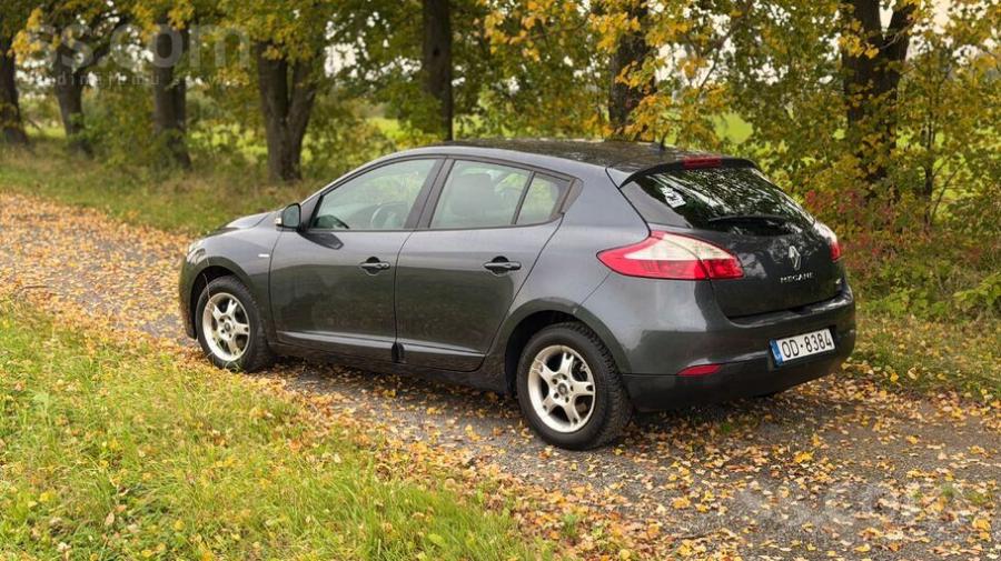 Pelēks Renault Megane 2013 Rīga, ar dzinēja tilpumu 1.50 L un nobraukumu 239 tūkst. km par 3650 €, foto 6 vietnē AUTOMOTO.COM.LV
