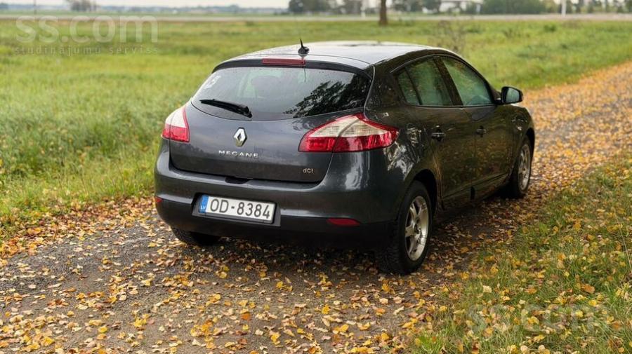 Pelēks Renault Megane 2013 Rīga, ar dzinēja tilpumu 1.50 L un nobraukumu 239 tūkst. km par 3650 €, foto 7 vietnē AUTOMOTO.COM.LV