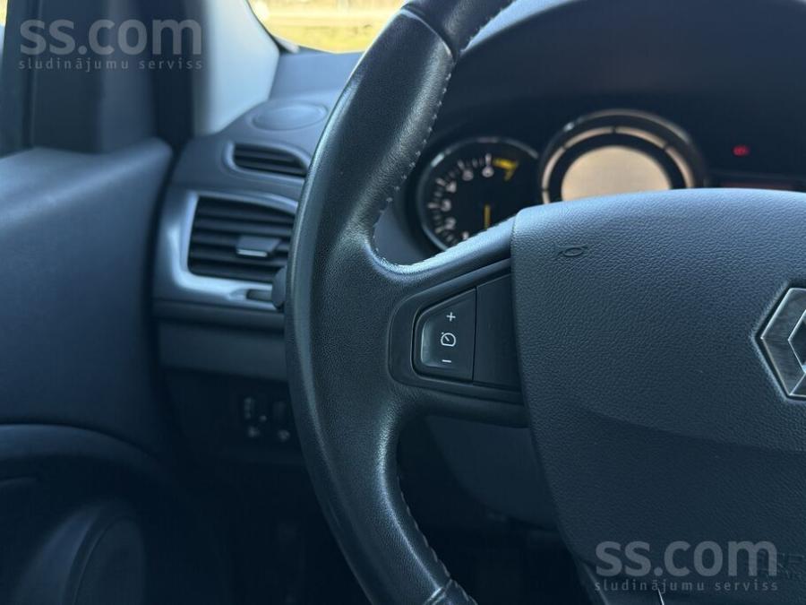 Grey Renault Megane 2014 in Liepaja, with an engine capacity of 1.20 L and mileage of 125 thousand km for 4500 €, photo 19 on AUTOMOTO.COM.LV