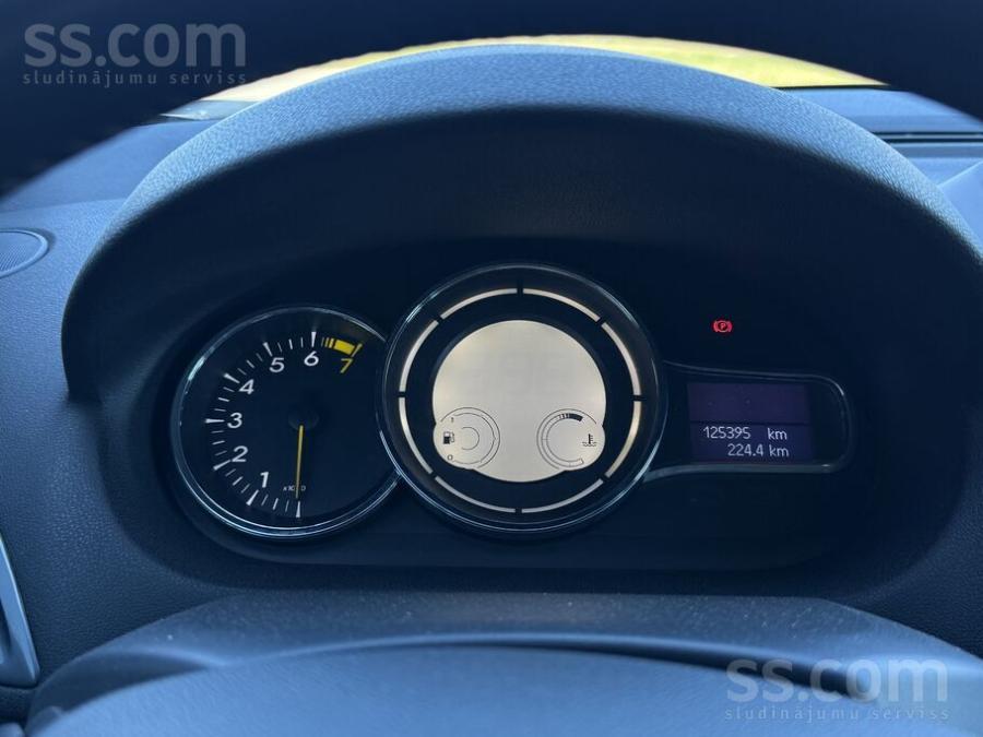 Grey Renault Megane 2014 in Liepaja, with an engine capacity of 1.20 L and mileage of 125 thousand km for 4500 €, photo 21 on AUTOMOTO.COM.LV