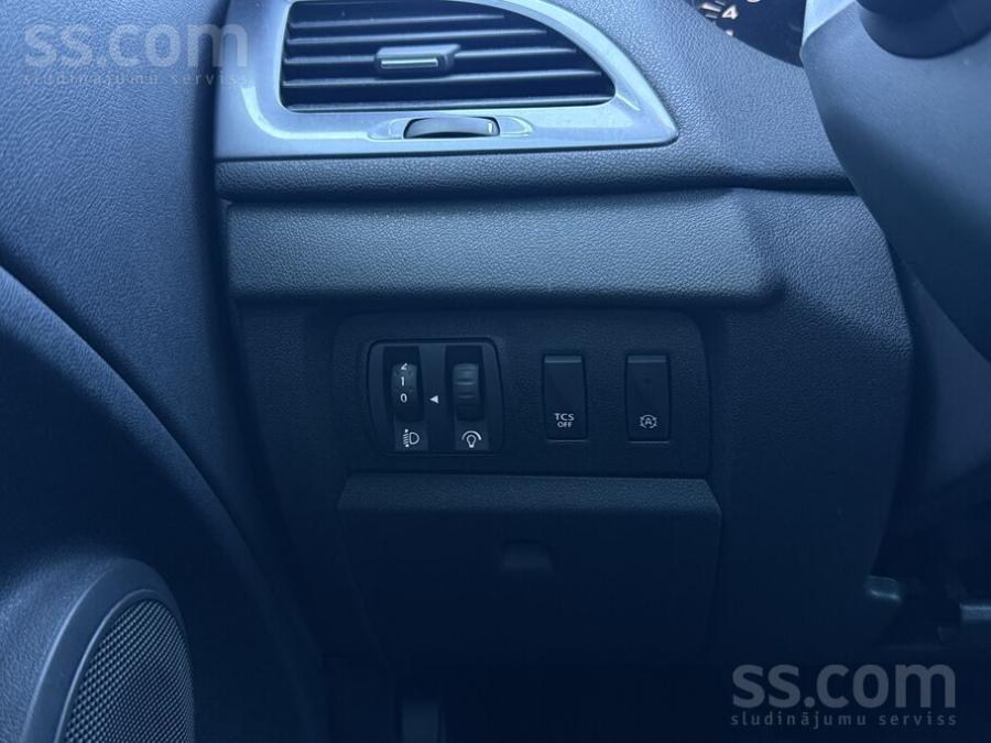Grey Renault Megane 2014 in Liepaja, with an engine capacity of 1.20 L and mileage of 125 thousand km for 4500 €, photo 27 on AUTOMOTO.COM.LV