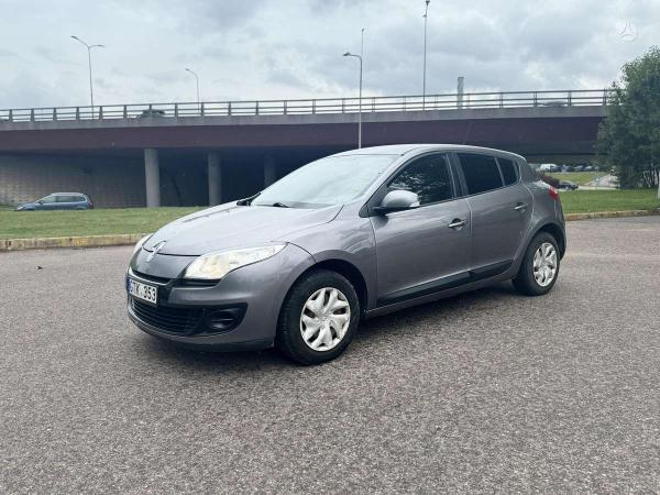 Grey Renault Megane 2014 in Vilnius, with an engine capacity of 1.60 L and mileage of 250 thousand km for 2399 €, photo 1 on AUTOMOTO.COM.LV
