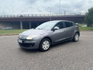 Grey Renault Megane 2014 in Vilnius, with an engine capacity of 1.60 L and mileage of 250 thousand km for 2399 €, photo  on AUTOMOTO.COM.LV