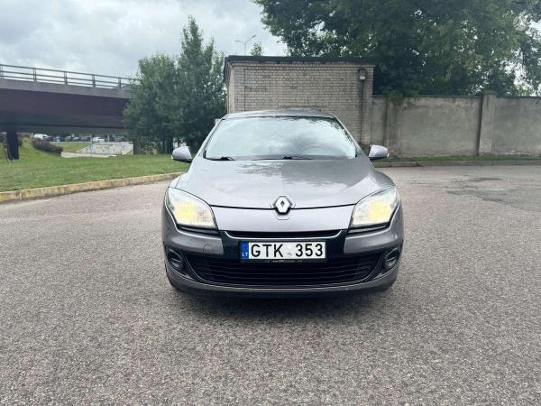 Grey Renault Megane 2014 in Vilnius, with an engine capacity of 1.60 L and mileage of 250 thousand km for 2399 €, photo 2 on AUTOMOTO.COM.LV