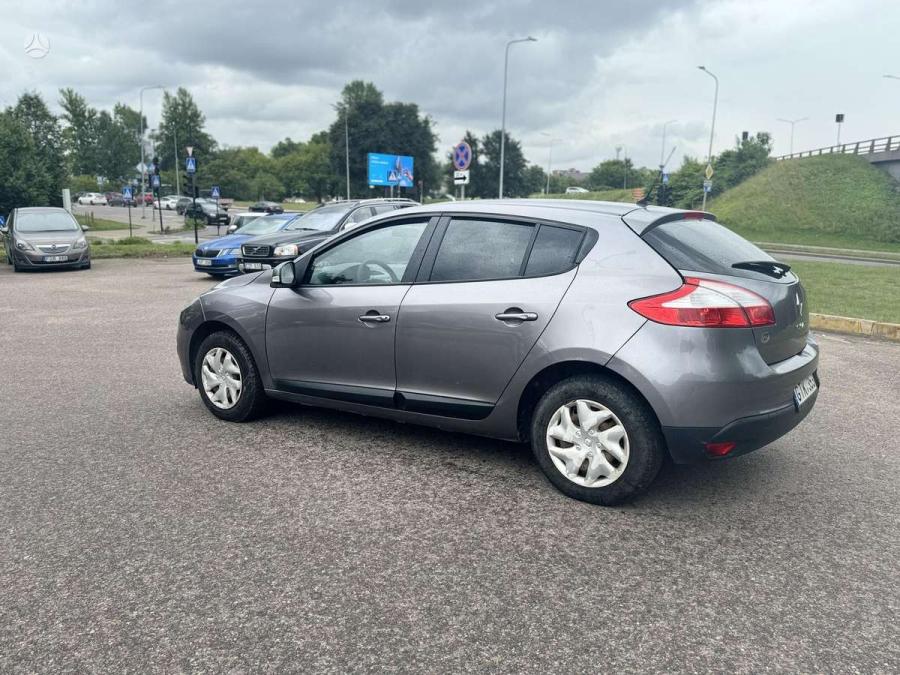 Pelēks Renault Megane 2014 Viļņa, ar dzinēja tilpumu 1.60 L un nobraukumu 250 tūkst. km par 2399 €, foto 7 vietnē AUTOMOTO.COM.LV