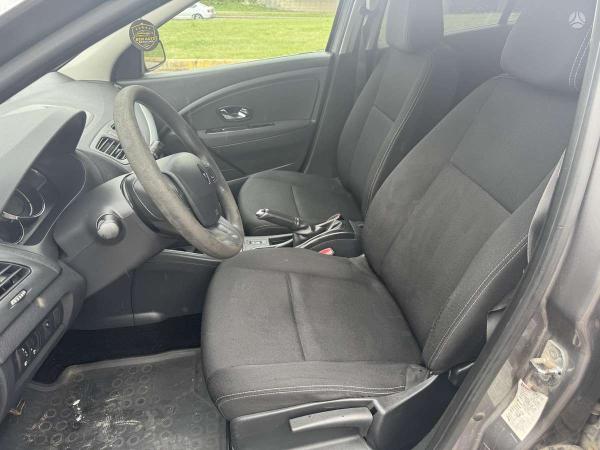 Grey Renault Megane 2014 in Vilnius, with an engine capacity of 1.60 L and mileage of 250 thousand km for 2399 €, photo 9 on AUTOMOTO.COM.LV