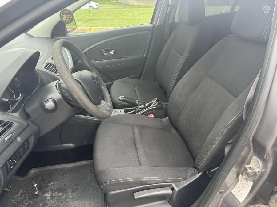 Pelēks Renault Megane 2014 Viļņa, ar dzinēja tilpumu 1.60 L un nobraukumu 250 tūkst. km par 2399 €, foto 10 vietnē AUTOMOTO.COM.LV