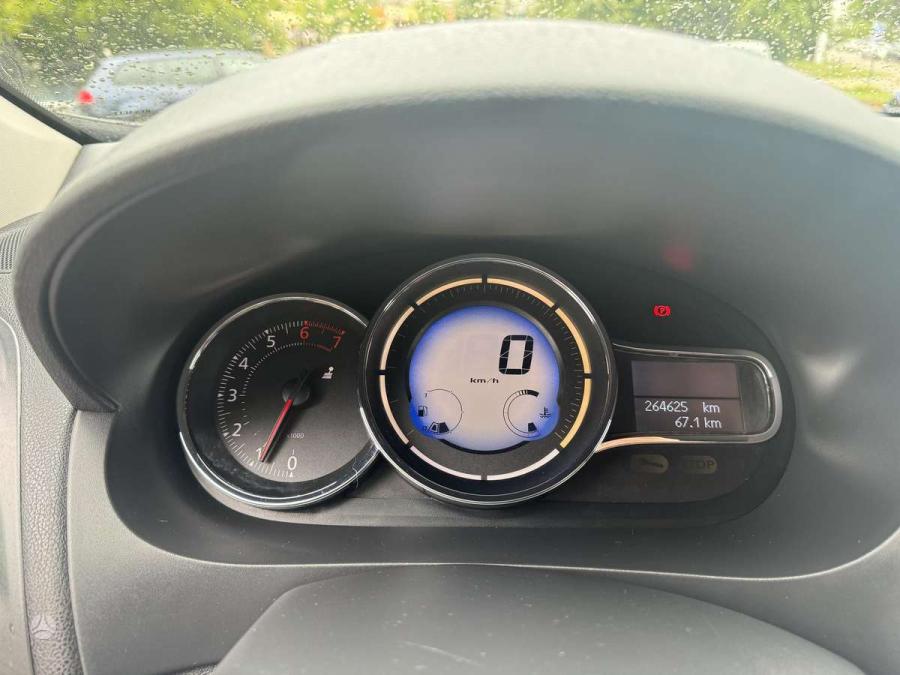 Pelēks Renault Megane 2014 Viļņa, ar dzinēja tilpumu 1.60 L un nobraukumu 250 tūkst. km par 2399 €, foto 13 vietnē AUTOMOTO.COM.LV