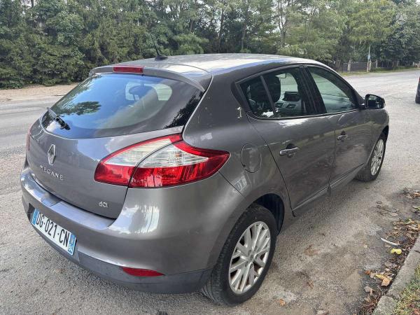 Renault Megane 2014 Tauragė vietnē Pelēks Renault Megane 2014 Tauragė, ar dzinēja tilpumu 1.46 L un nobraukumu 270 tūkst. km par 2850 €, foto 5 vietnē AUTOMOTO.COM.LV